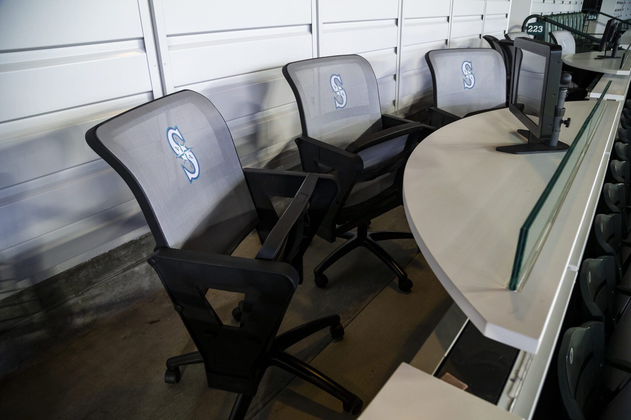 Ventilator Caster Chair | Air Flow Mesh Seat