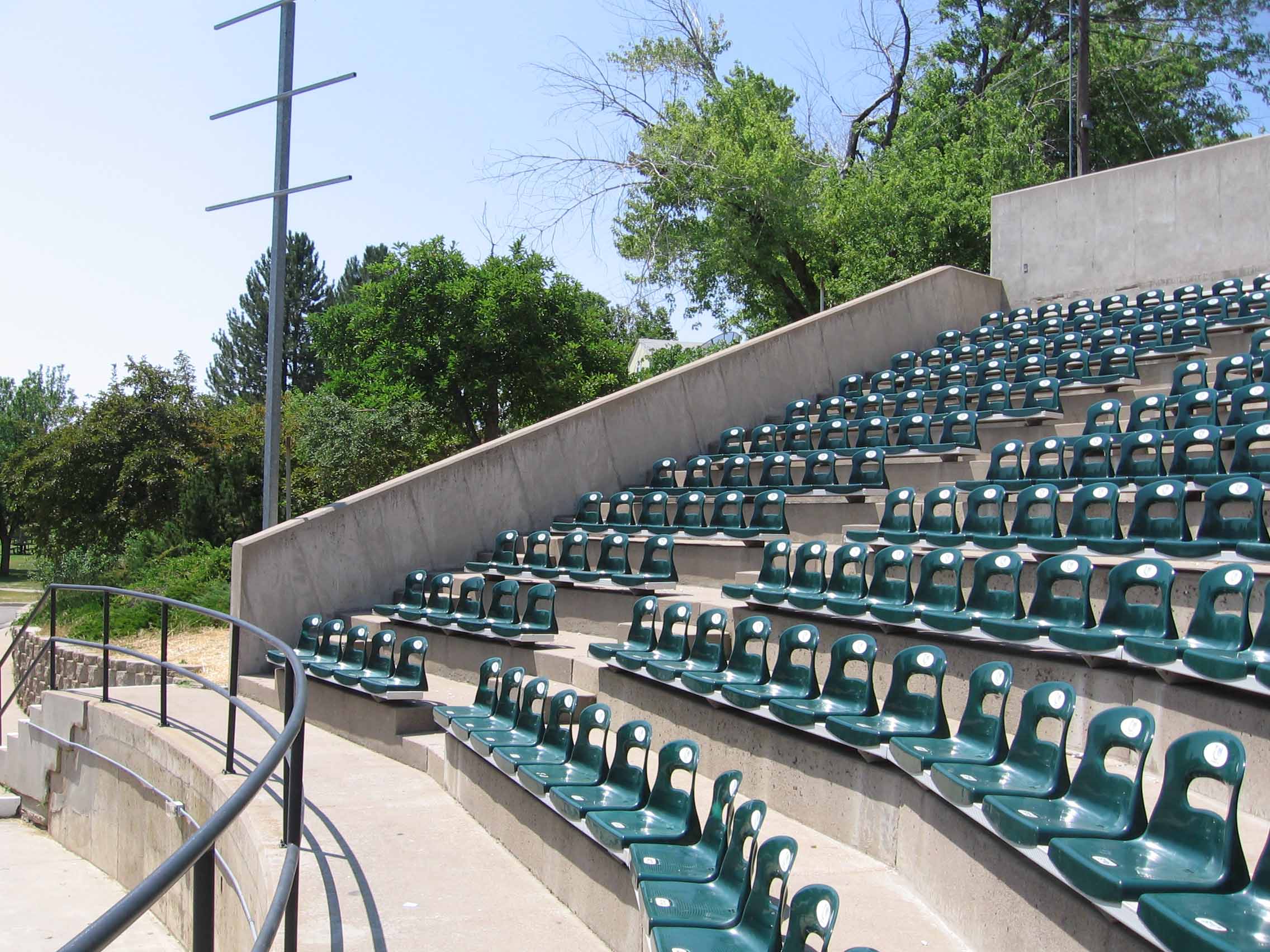 BleaChair XL | Custom Logo Furniture | DreamSeat