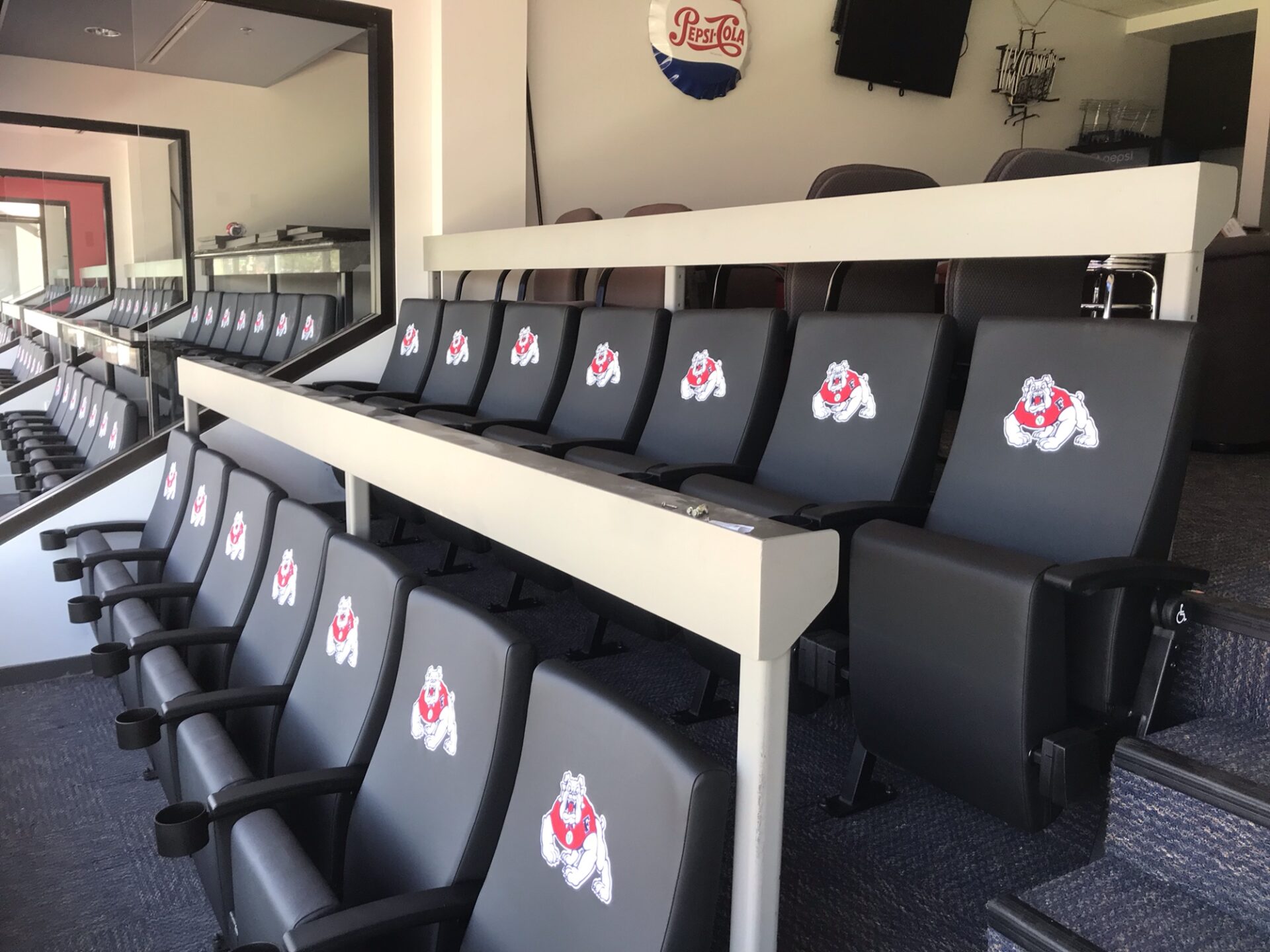 Vera Chair | Custom Logo Furniture | DreamSeat