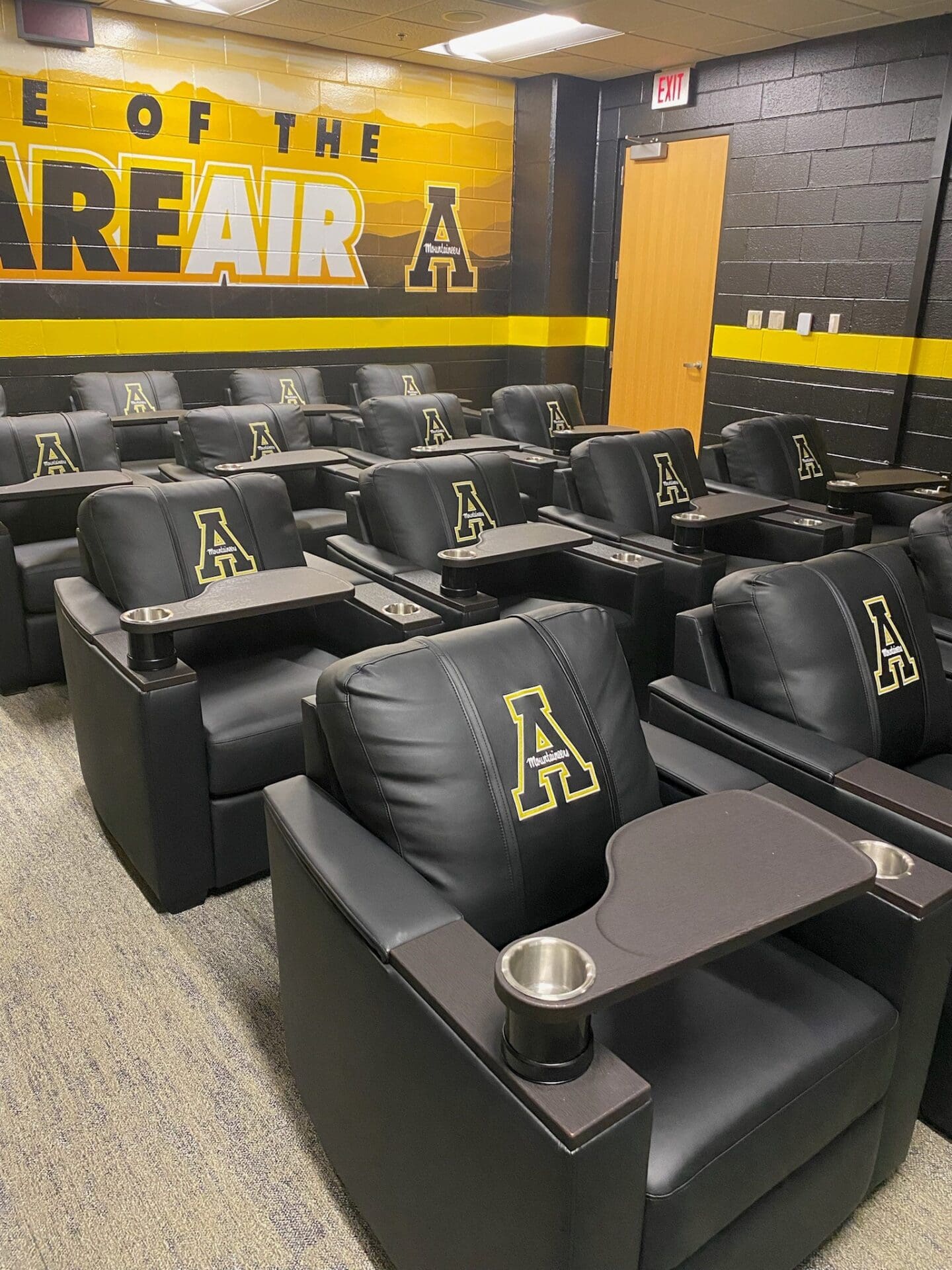 Xavier Club Chair | Custom Logo Furniture | DreamSeat